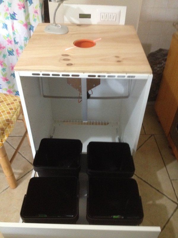 RecycleBot, el cubo de basura inteligente que recicla por ti