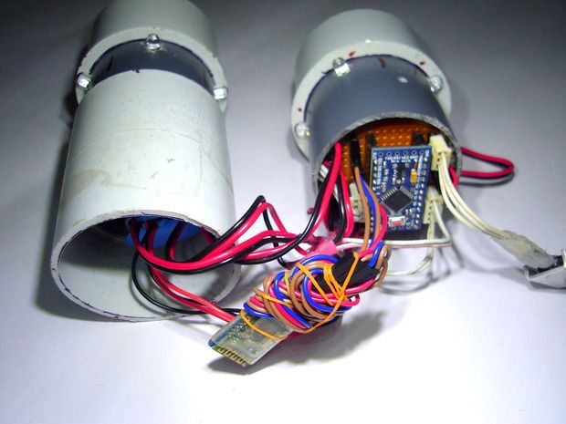 Pipe Bot, un divertido robot controlado con tu smartphone y Arduino